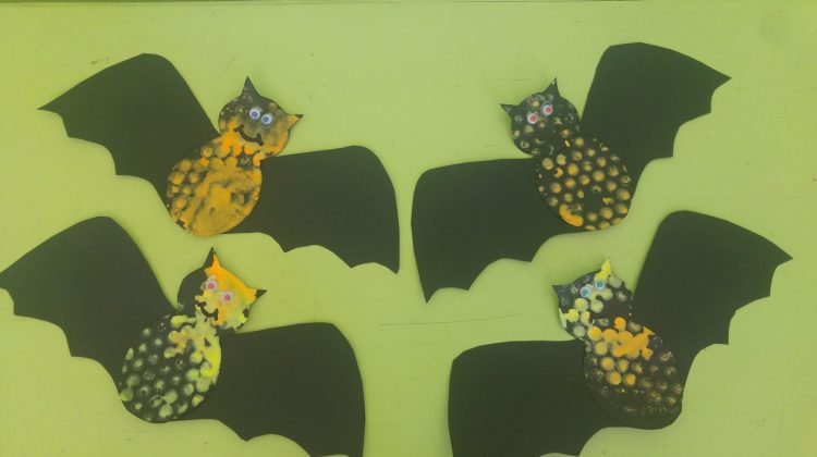 Bats and Spiders Halloween crafts - Children's KickstartChildren's ...